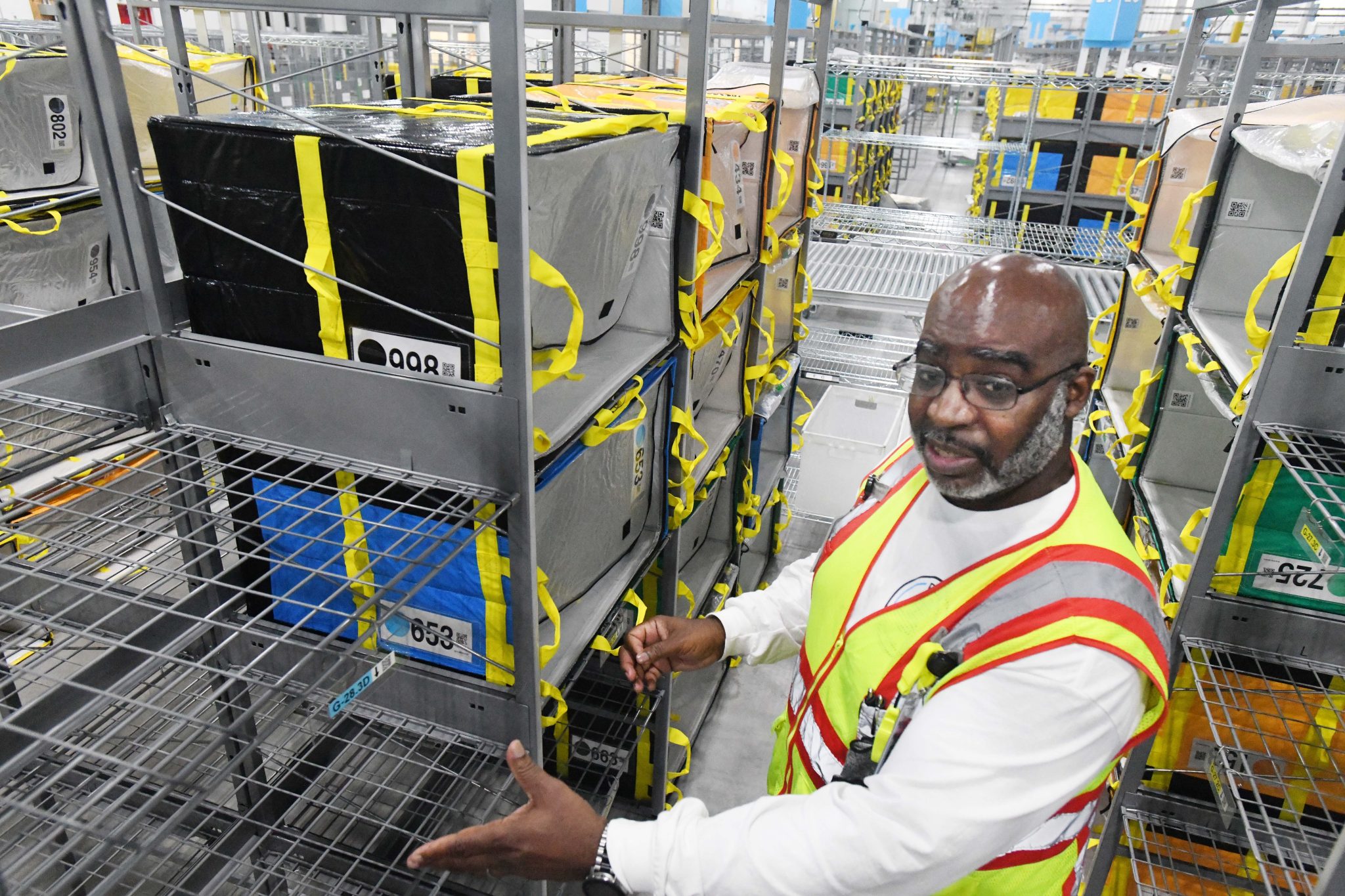 Amazon Delivery Station Warehouse Associate: Apply Today!